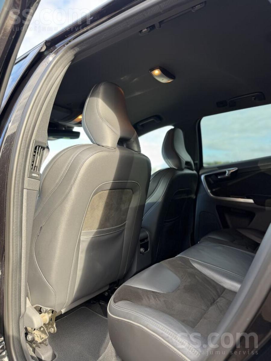 Melns Volvo XC60 2017 Rīga, ar dzinēja tilpumu 2.00 L un nobraukumu 249 tūkst. km par 14900 €, foto 21 vietnē AUTOMOTO.COM.LV