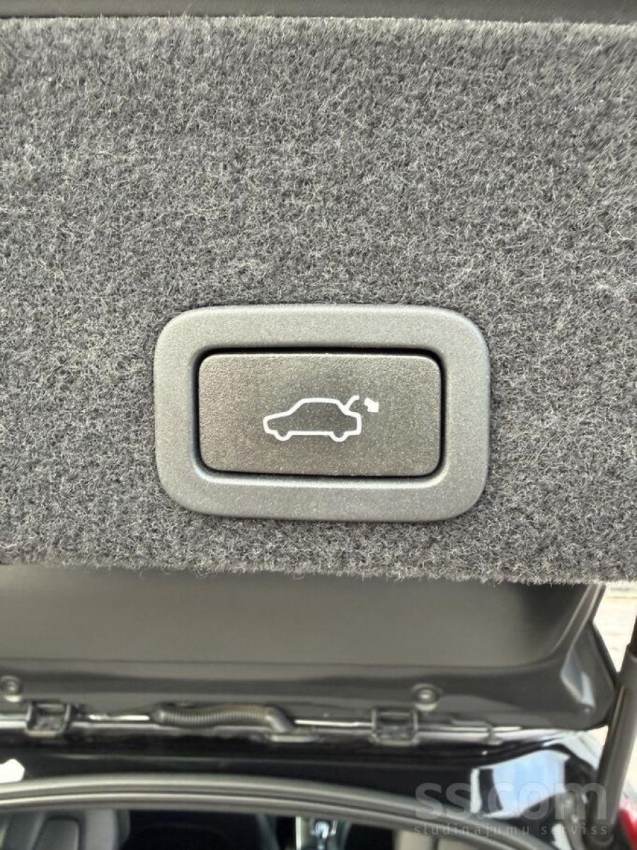 Melns Volvo XC60 2017 Rīga, ar dzinēja tilpumu 2.00 L un nobraukumu 249 tūkst. km par 14900 €, foto 23 vietnē AUTOMOTO.COM.LV