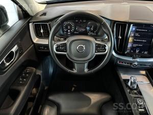 Черный Вольво ХС60 2018 в Рига, объемом двигателя 2.00 л и пробегом 102 тыс. км за 32490 €, фото 10 на AUTOMOTO.COM.LV