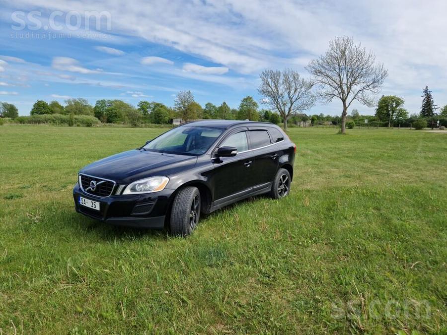 Черный Вольво ХС60 2018 в Вентспилс, объемом двигателя 2.00 л и пробегом 0 тыс. км за 10790 €, фото 1 на AUTOMOTO.COM.LV