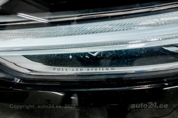 Black Volvo XC60 2018 in Parnu, with an engine capacity of 2.00 L and mileage of 204 thousand km for 23500 €, photo 11 on AUTOMOTO.COM.LV