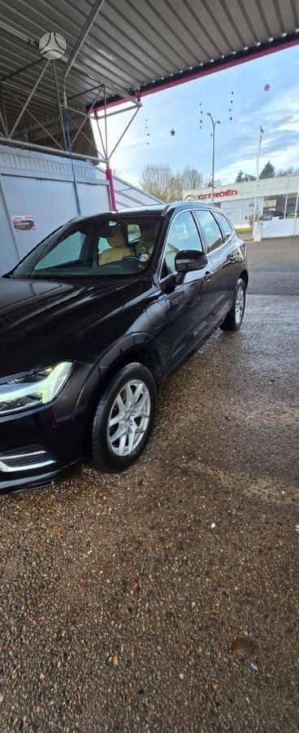 Black Volvo XC60 2018 in Taurage, with an engine capacity of 1.97 L and mileage of 193 thousand km for 18900 €, photo 2 on AUTOMOTO.COM.LV
