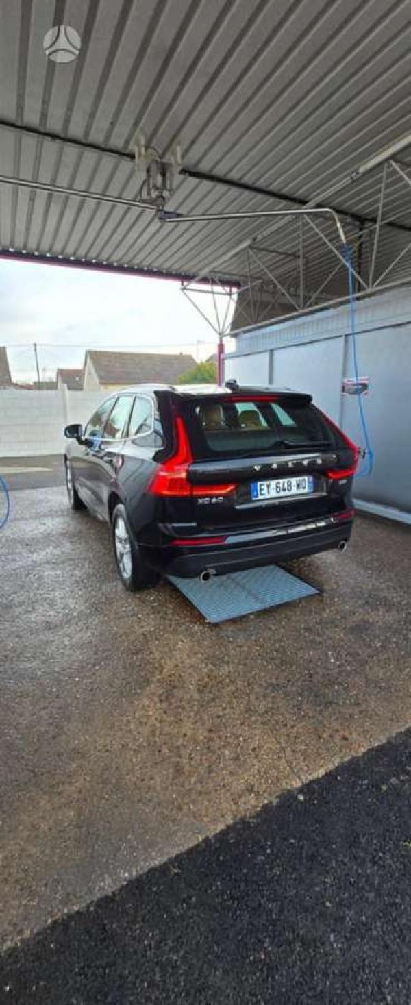 Black Volvo XC60 2018 in Taurage, with an engine capacity of 1.97 L and mileage of 193 thousand km for 18900 €, photo 4 on AUTOMOTO.COM.LV