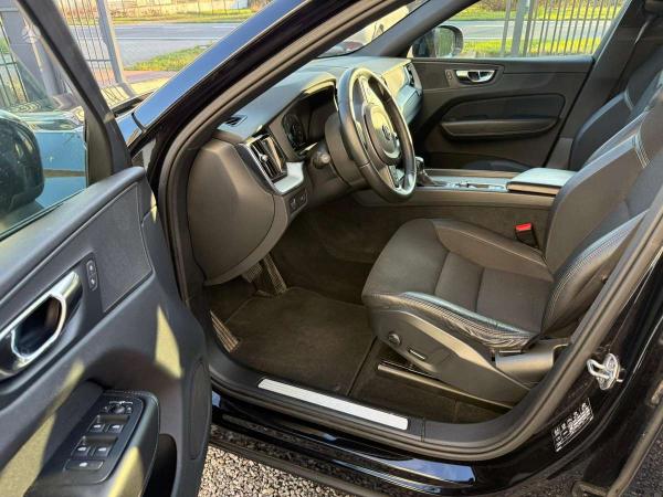 Black Volvo XC60 2018 in Kaunas, with an engine capacity of 2.00 L and mileage of 226 thousand km for 20500 €, photo 7 on AUTOMOTO.COM.LV