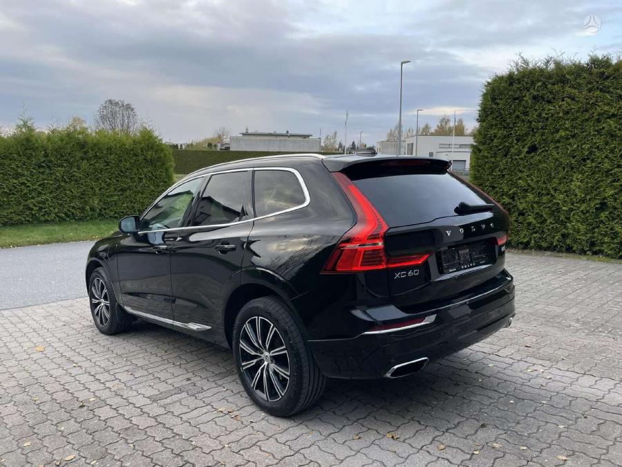 Black Volvo XC60 2018 in Parnu, with an engine capacity of 0.00 L and mileage of 167 thousand km for 23900 €, photo 4 on AUTOMOTO.COM.LV