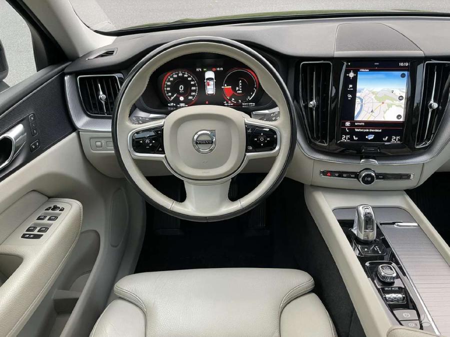 Black Volvo XC60 2018 in Parnu, with an engine capacity of 0.00 L and mileage of 167 thousand km for 23900 €, photo 12 on AUTOMOTO.COM.LV