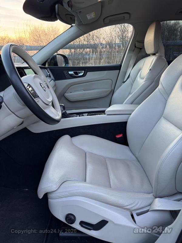 Melns Volvo XC60 2018 Tallina, ar dzinēja tilpumu 2.00 L un nobraukumu 222 tūkst. km par 27000 €, foto 11 vietnē AUTOMOTO.COM.LV