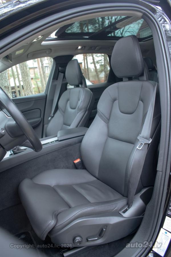 Melns Volvo XC60 2018 Tallina, ar dzinēja tilpumu 2.00 L un nobraukumu 168 tūkst. km par 26990 €, foto 11 vietnē AUTOMOTO.COM.LV