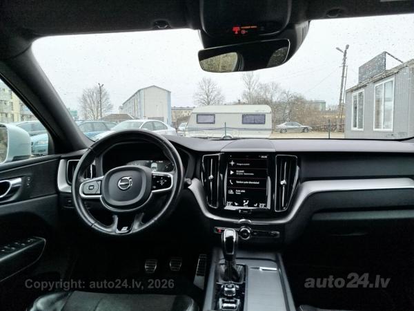 Black Volvo XC60 2018 in Rakvere, with an engine capacity of 2.00 L and mileage of 182 thousand km for 20500 €, photo 7 on AUTOMOTO.COM.LV