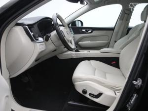 Black Volvo XC60 2018 in Vilnius, with an engine capacity of 2.00 L and mileage of 253 thousand km for 19199 €, photo 5 on AUTOMOTO.COM.LV