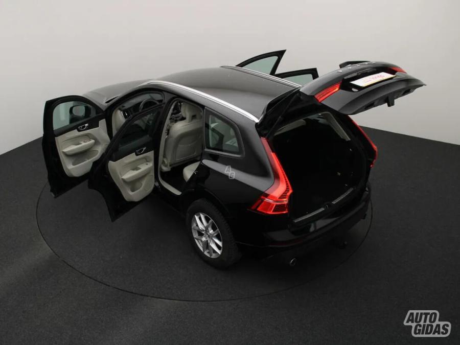 Black Volvo XC60 2018 in Vilnius, with an engine capacity of 2.00 L and mileage of 253 thousand km for 19199 €, photo 14 on AUTOMOTO.COM.LV