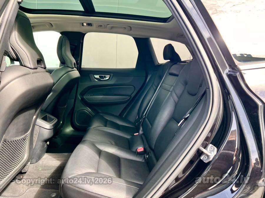 Black Volvo XC60 2018 in Tallinn, with an engine capacity of 2.00 L and mileage of 156 thousand km for 22999 €, photo 14 on AUTOMOTO.COM.LV