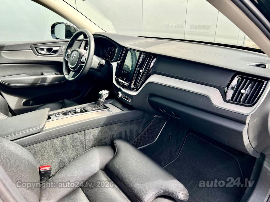 Black Volvo XC60 2018 in Tallinn, with an engine capacity of 2.00 L and mileage of 156 thousand km for 22999 €, photo 15 on AUTOMOTO.COM.LV