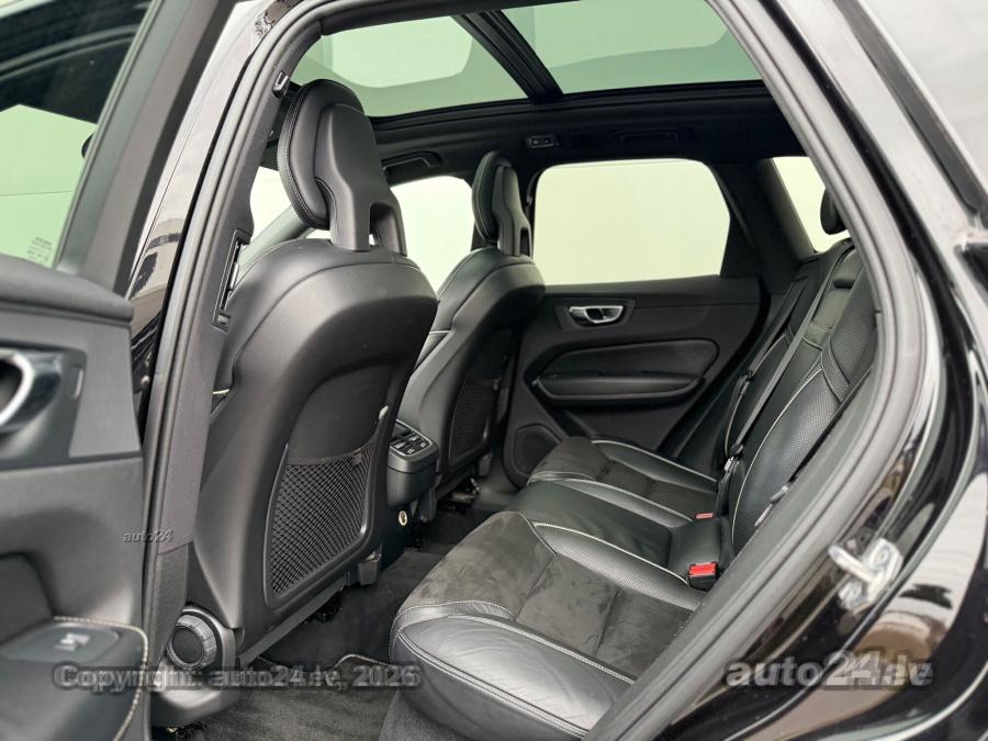 Melns Volvo XC60 2018 Tallina, ar dzinēja tilpumu 2.00 L un nobraukumu 183 tūkst. km par 20999 €, foto 10 vietnē AUTOMOTO.COM.LV