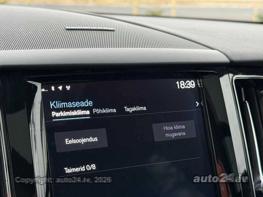 Melns Volvo XC60 2018 Tallina, ar dzinēja tilpumu 2.00 L un nobraukumu 183 tūkst. km par 20999 €, foto 15 vietnē AUTOMOTO.COM.LV