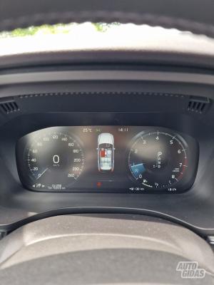 Black Volvo XC60 2018 in Vilnius, with an engine capacity of 2.00 L and mileage of 151 thousand km for 23500 €, photo 10 on AUTOMOTO.COM.LV
