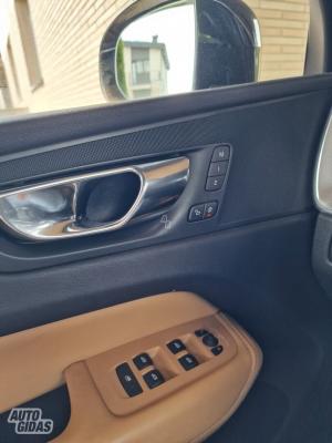 Black Volvo XC60 2018 in Vilnius, with an engine capacity of 2.00 L and mileage of 151 thousand km for 23500 €, photo 13 on AUTOMOTO.COM.LV