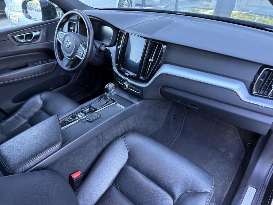 Black Volvo XC60 2018 in Panevezys, with an engine capacity of 2.00 L and mileage of 322 thousand km for 16999 €, photo 19 on AUTOMOTO.COM.LV