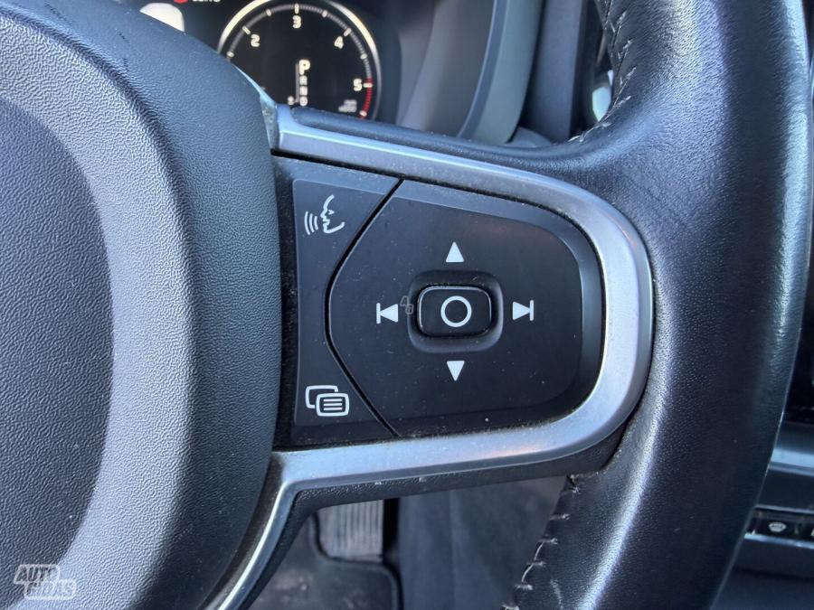 Black Volvo XC60 2018 in Panevezys, with an engine capacity of 2.00 L and mileage of 322 thousand km for 16999 €, photo 25 on AUTOMOTO.COM.LV