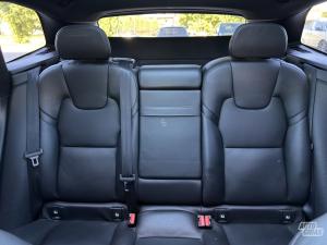 Black Volvo XC60 2018 in Panevezys, with an engine capacity of 2.00 L and mileage of 322 thousand km for 16999 €, photo 33 on AUTOMOTO.COM.LV