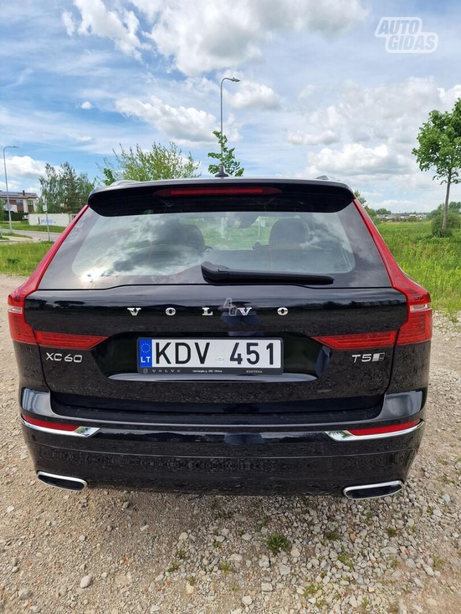 Black Volvo XC60 2018 in Vilnius, with an engine capacity of 2.00 L and mileage of 151 thousand km for 23500 €, photo 6 on AUTOMOTO.COM.LV
