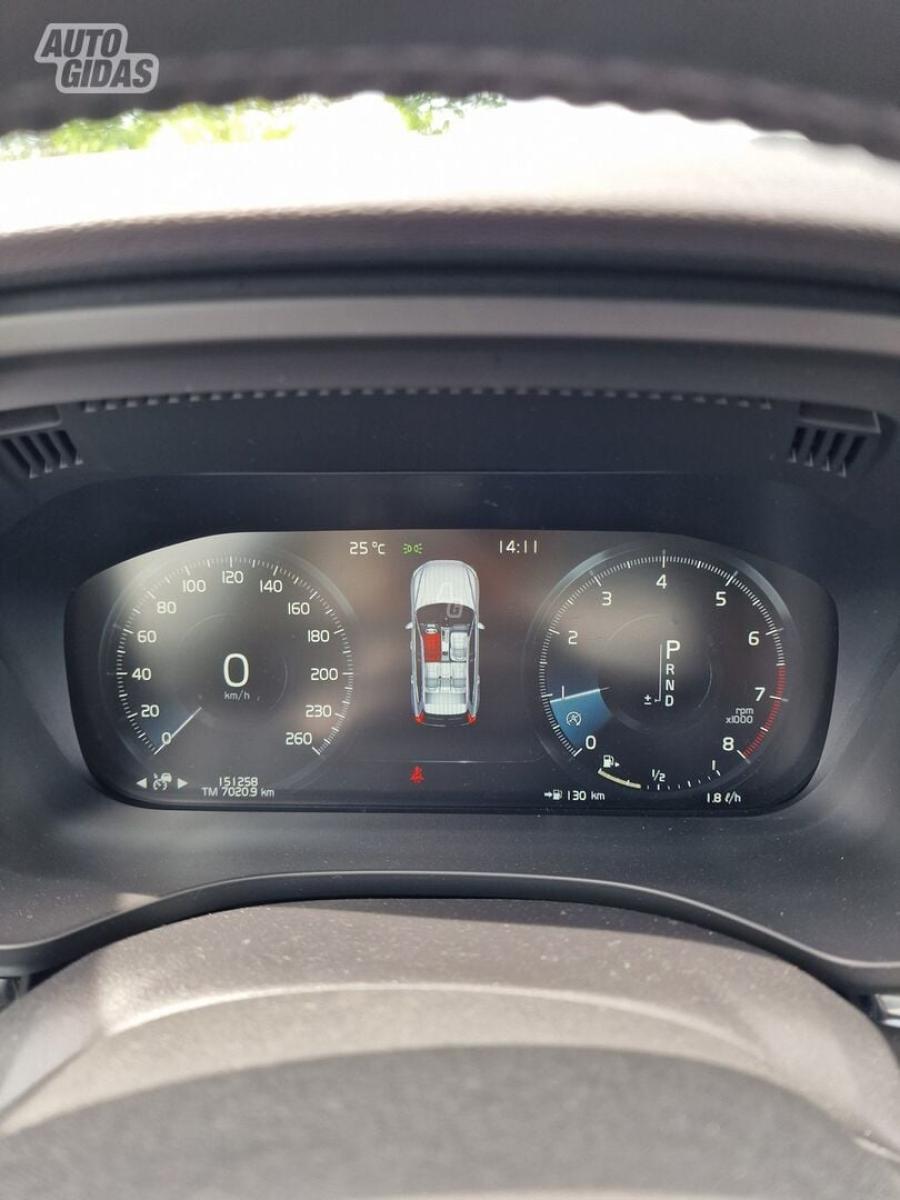 Black Volvo XC60 2018 in Vilnius, with an engine capacity of 2.00 L and mileage of 151 thousand km for 23500 €, photo 12 on AUTOMOTO.COM.LV