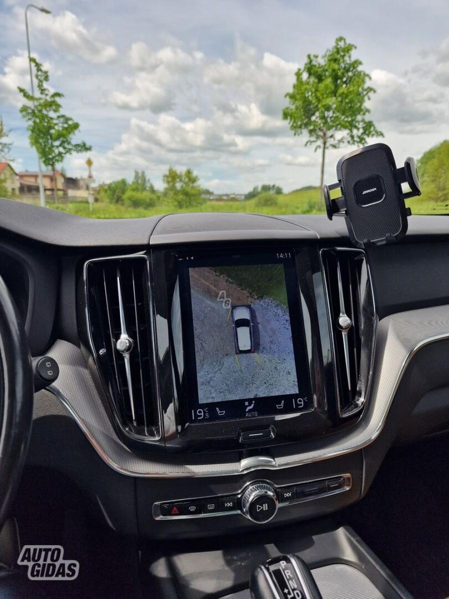 Black Volvo XC60 2018 in Vilnius, with an engine capacity of 2.00 L and mileage of 151 thousand km for 23500 €, photo 13 on AUTOMOTO.COM.LV
