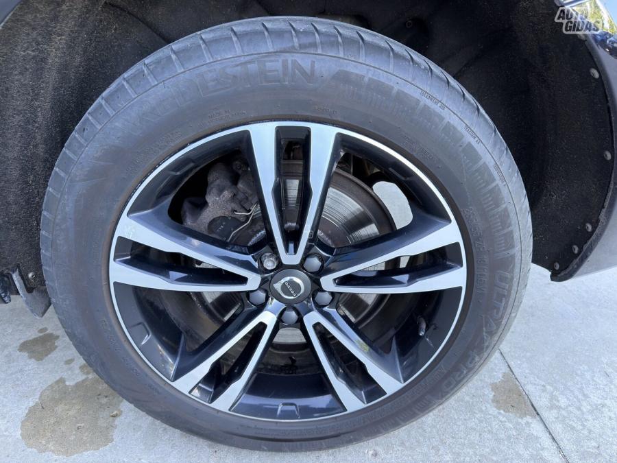 Melns Volvo XC60 2018 Panevēža, ar dzinēja tilpumu 2.00 L un nobraukumu 322 tūkst. km par 16999 €, foto 13 vietnē AUTOMOTO.COM.LV