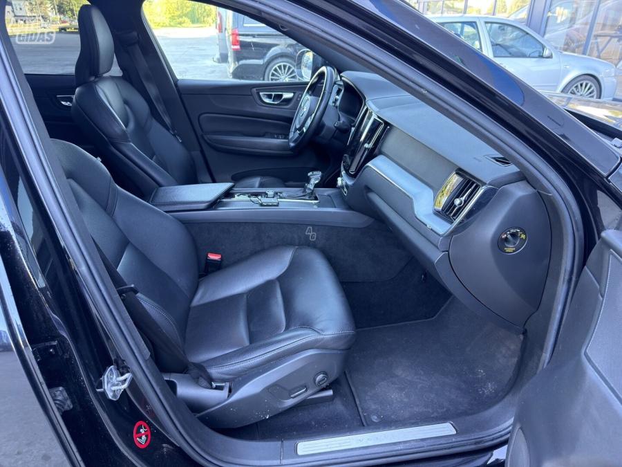 Melns Volvo XC60 2018 Panevēža, ar dzinēja tilpumu 2.00 L un nobraukumu 322 tūkst. km par 16999 €, foto 20 vietnē AUTOMOTO.COM.LV
