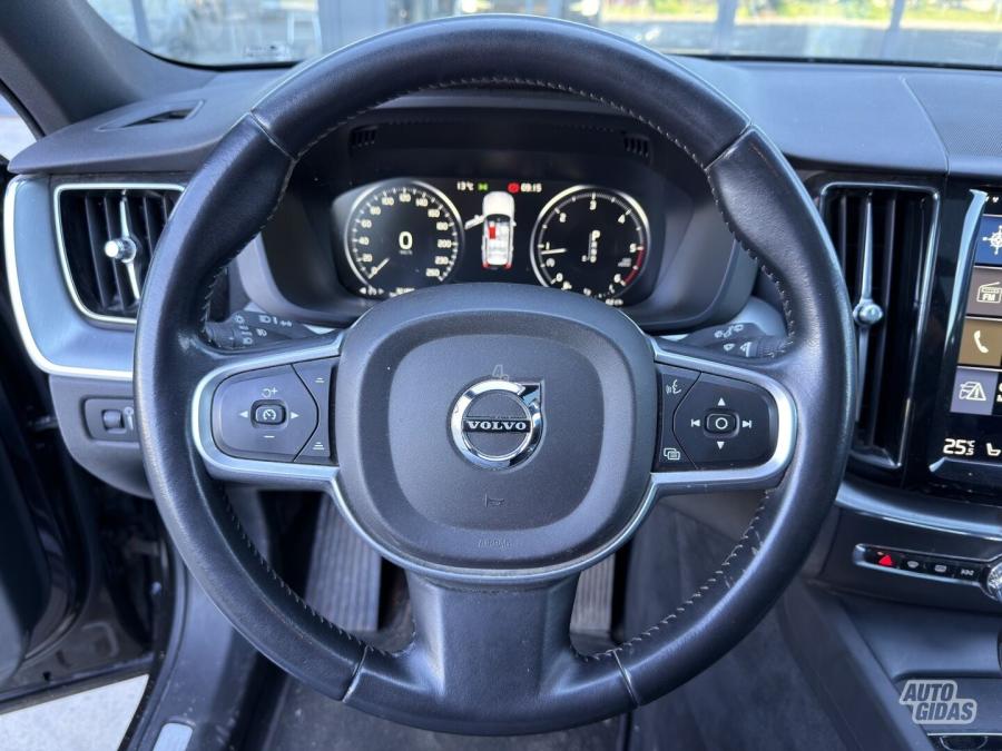 Melns Volvo XC60 2018 Panevēža, ar dzinēja tilpumu 2.00 L un nobraukumu 322 tūkst. km par 16999 €, foto 22 vietnē AUTOMOTO.COM.LV
