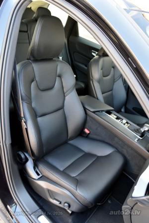 Melns Volvo XC60 2018 Tallina, ar dzinēja tilpumu 2.00 L un nobraukumu 78 tūkst. km par 28880 €, foto 11 vietnē AUTOMOTO.COM.LV