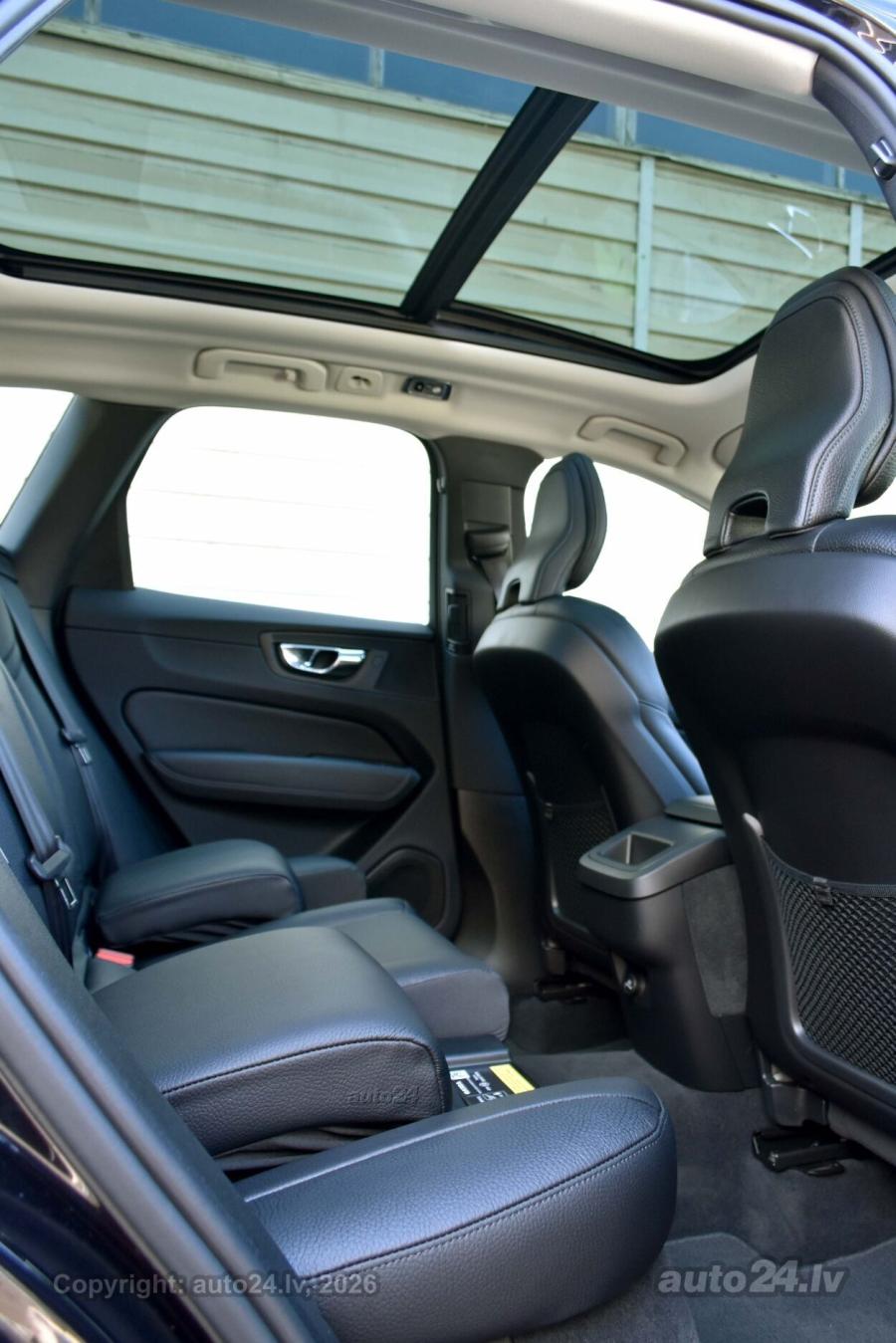 Melns Volvo XC60 2018 Tallina, ar dzinēja tilpumu 2.00 L un nobraukumu 78 tūkst. km par 28880 €, foto 12 vietnē AUTOMOTO.COM.LV