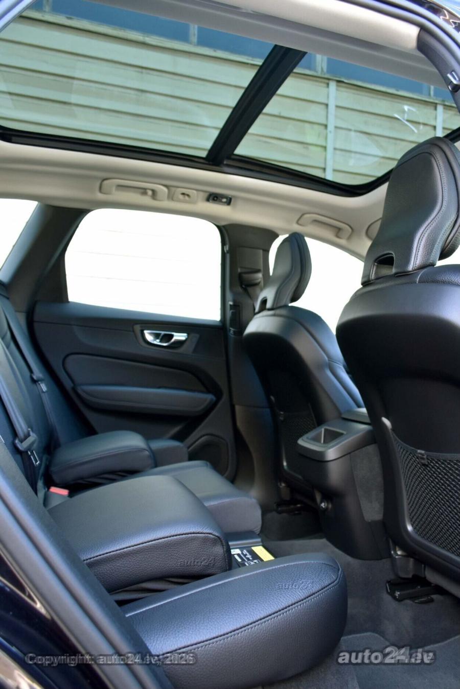 Melns Volvo XC60 2018 Tallina, ar dzinēja tilpumu 1.97 L un nobraukumu 78 tūkst. km par 28880 €, foto 12 vietnē AUTOMOTO.COM.LV
