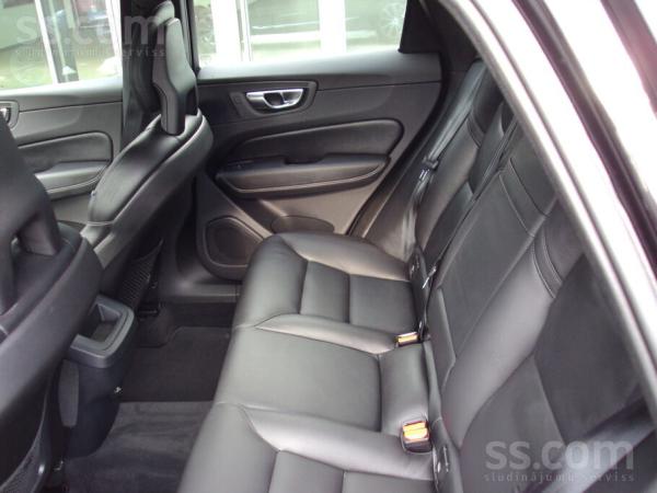 Black Volvo XC60 2018 in Riga, with an engine capacity of 2.00 L and mileage of 225 thousand km for 21800 €, photo 3 on AUTOMOTO.COM.LV