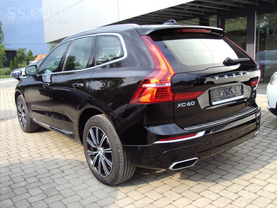 Black Volvo XC60 2018 in Riga, with an engine capacity of 2.00 L and mileage of 225 thousand km for 21200 €, photo 3 on AUTOMOTO.COM.LV