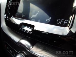 Black Volvo XC60 2018 in Riga, with an engine capacity of 2.00 L and mileage of 225 thousand km for 21200 €, photo 8 on AUTOMOTO.COM.LV