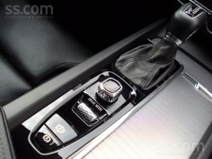 Black Volvo XC60 2018 in Riga, with an engine capacity of 2.00 L and mileage of 225 thousand km for 21200 €, photo 9 on AUTOMOTO.COM.LV