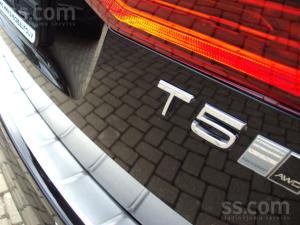 Black Volvo XC60 2018 in Riga, with an engine capacity of 2.00 L and mileage of 225 thousand km for 21200 €, photo 15 on AUTOMOTO.COM.LV