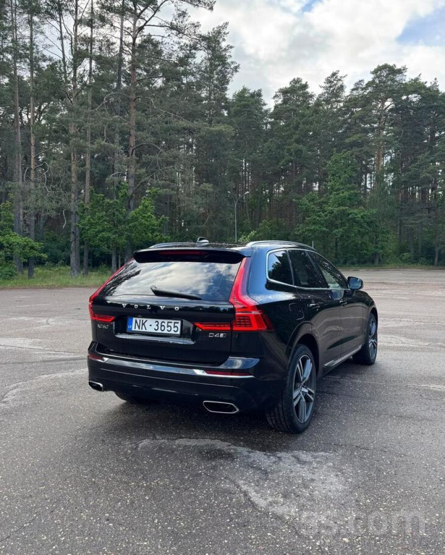 Black Volvo XC60 2018 in Riga, with an engine capacity of 2.00 L and mileage of 275 thousand km for 22000 €, photo 4 on AUTOMOTO.COM.LV