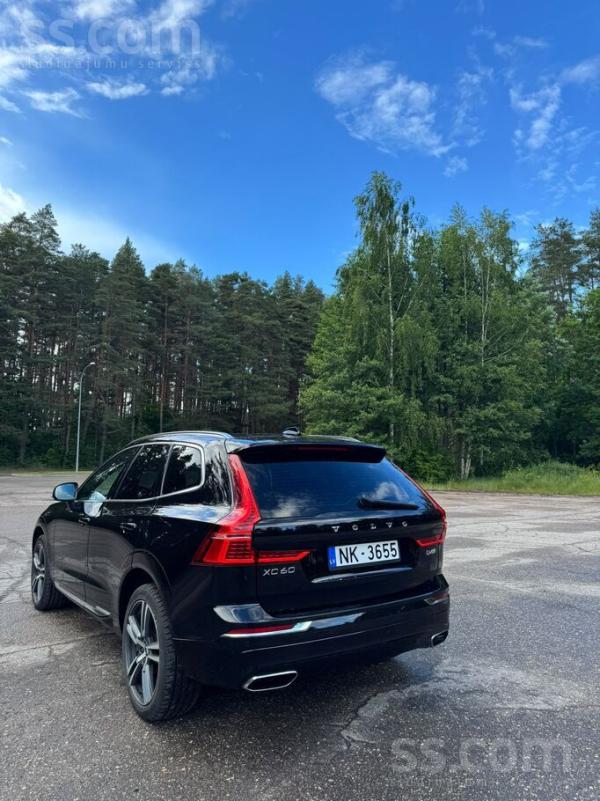 Black Volvo XC60 2018 in Riga, with an engine capacity of 2.00 L and mileage of 275 thousand km for 22000 €, photo 4 on AUTOMOTO.COM.LV