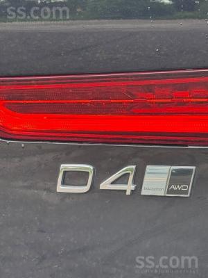Black Volvo XC60 2018 in Riga, with an engine capacity of 2.00 L and mileage of 275 thousand km for 22000 €, photo 9 on AUTOMOTO.COM.LV