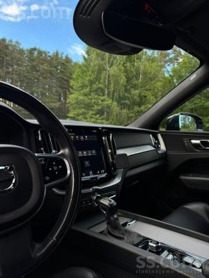 Black Volvo XC60 2018 in Riga, with an engine capacity of 2.00 L and mileage of 275 thousand km for 22000 €, photo 14 on AUTOMOTO.COM.LV