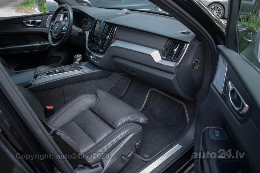 Black Volvo XC60 2018 in Tallinn, with an engine capacity of 2.00 L and mileage of 167 thousand km for 28990 €, photo 10 on AUTOMOTO.COM.LV
