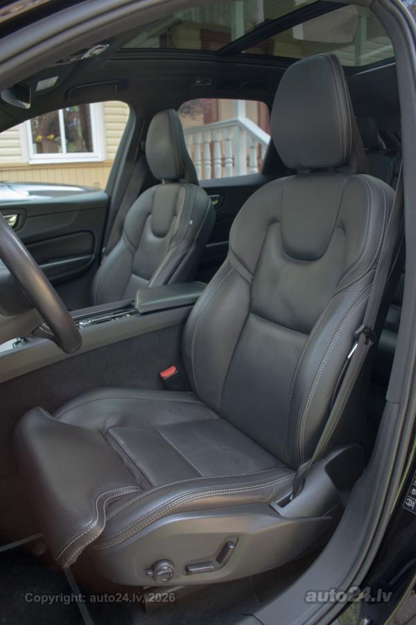 Black Volvo XC60 2018 in Tallinn, with an engine capacity of 2.00 L and mileage of 167 thousand km for 28990 €, photo 10 on AUTOMOTO.COM.LV