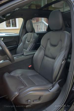 Black Volvo XC60 2018 in Tallinn, with an engine capacity of 2.00 L and mileage of 167 thousand km for 28990 €, photo 11 on AUTOMOTO.COM.LV