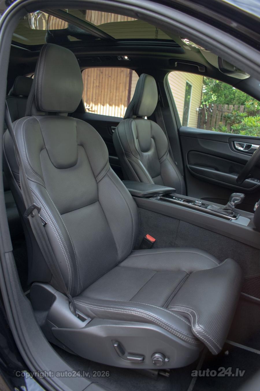 Black Volvo XC60 2018 in Tallinn, with an engine capacity of 2.00 L and mileage of 167 thousand km for 28990 €, photo 12 on AUTOMOTO.COM.LV