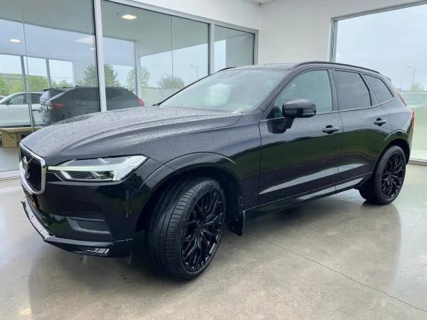 Black Volvo XC60 2018 in Jurmala, with an engine capacity of 2.00 L and mileage of 219 thousand km for 21450 €, photo 3 on AUTOMOTO.COM.LV