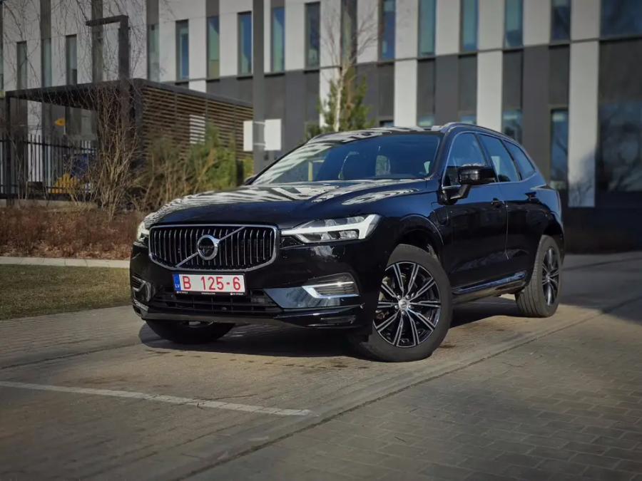 Black Volvo XC60 2018 in Riga, with an engine capacity of 2.00 L and mileage of 210 thousand km for 23490 €, photo 1 on AUTOMOTO.COM.LV