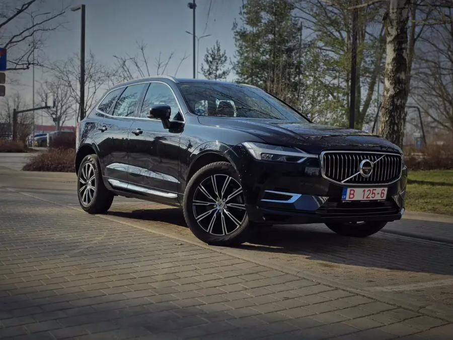 Black Volvo XC60 2018 in Riga, with an engine capacity of 2.00 L and mileage of 210 thousand km for 23490 €, photo 4 on AUTOMOTO.COM.LV
