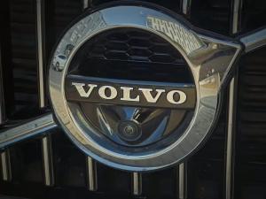 Black Volvo XC60 2018 in Riga, with an engine capacity of 2.00 L and mileage of 210 thousand km for 23490 €, photo 11 on AUTOMOTO.COM.LV
